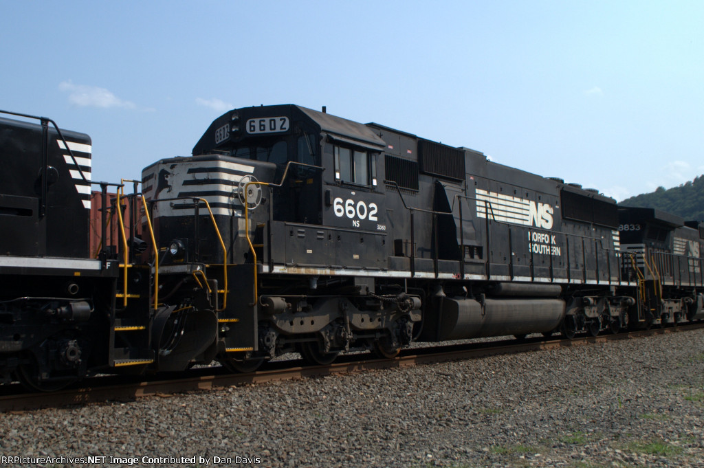 NS SD60 6602 trails on 10G